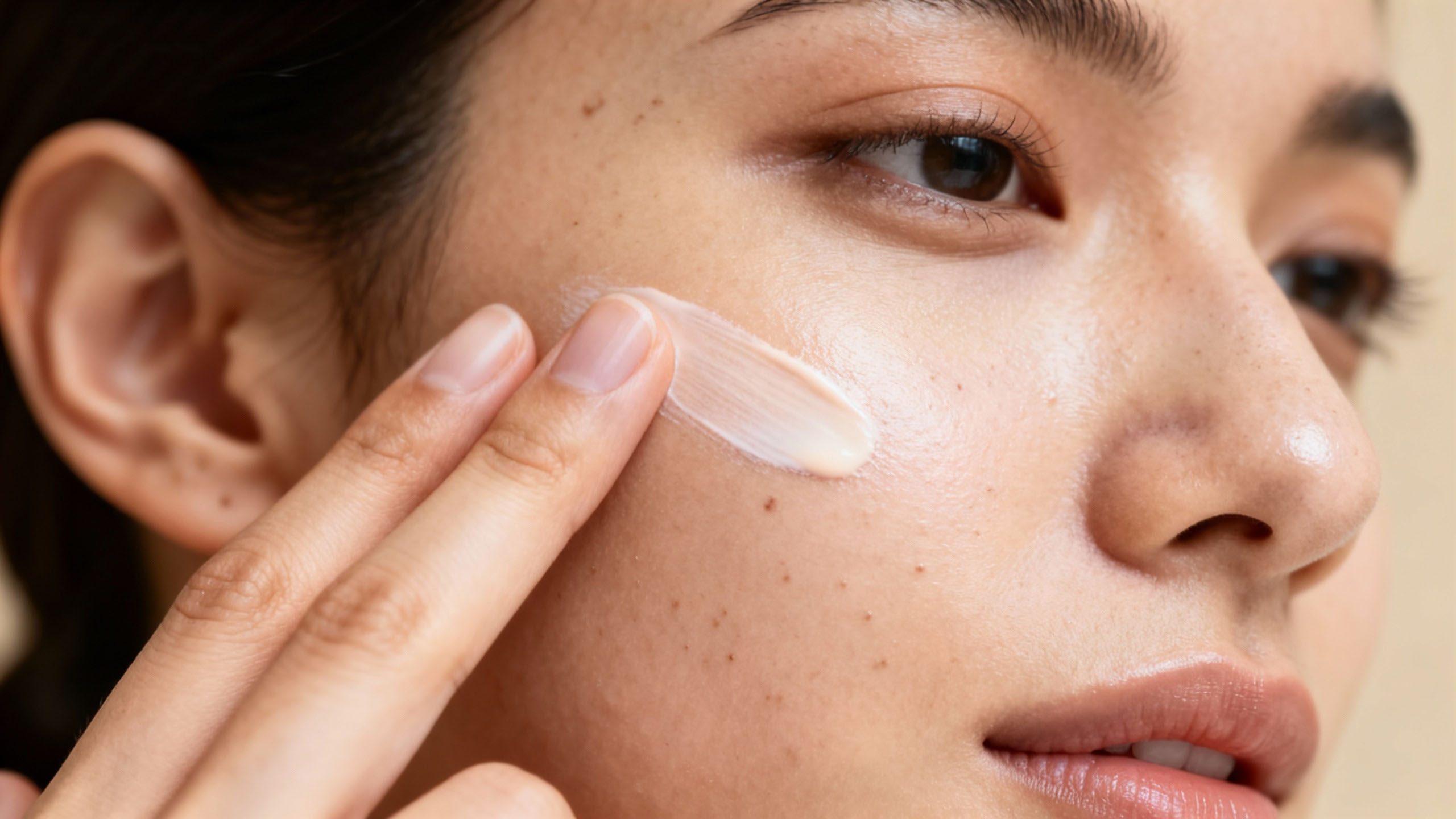 Sunscreen Tips for Oily and Acne-Prone Skin - Lifestyle By ORO Styles